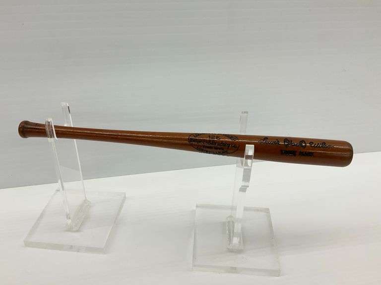 Louisville Slugger "Lewis (Hack) Wilson" Miniature Baseball Bat...14.25 ...