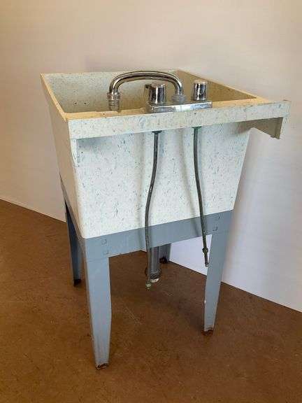Utilatub EL Mustee & Sons Laundry Sink - Beloit Auction & Realty