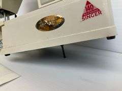 Singer 9022 Electronic Sewing Machine with Foot Pedal... missing base ...