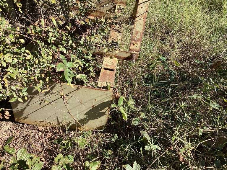 Unknown Agriculture Equipment Frame - Lot 274 - Sandmann Auction Group, LLC