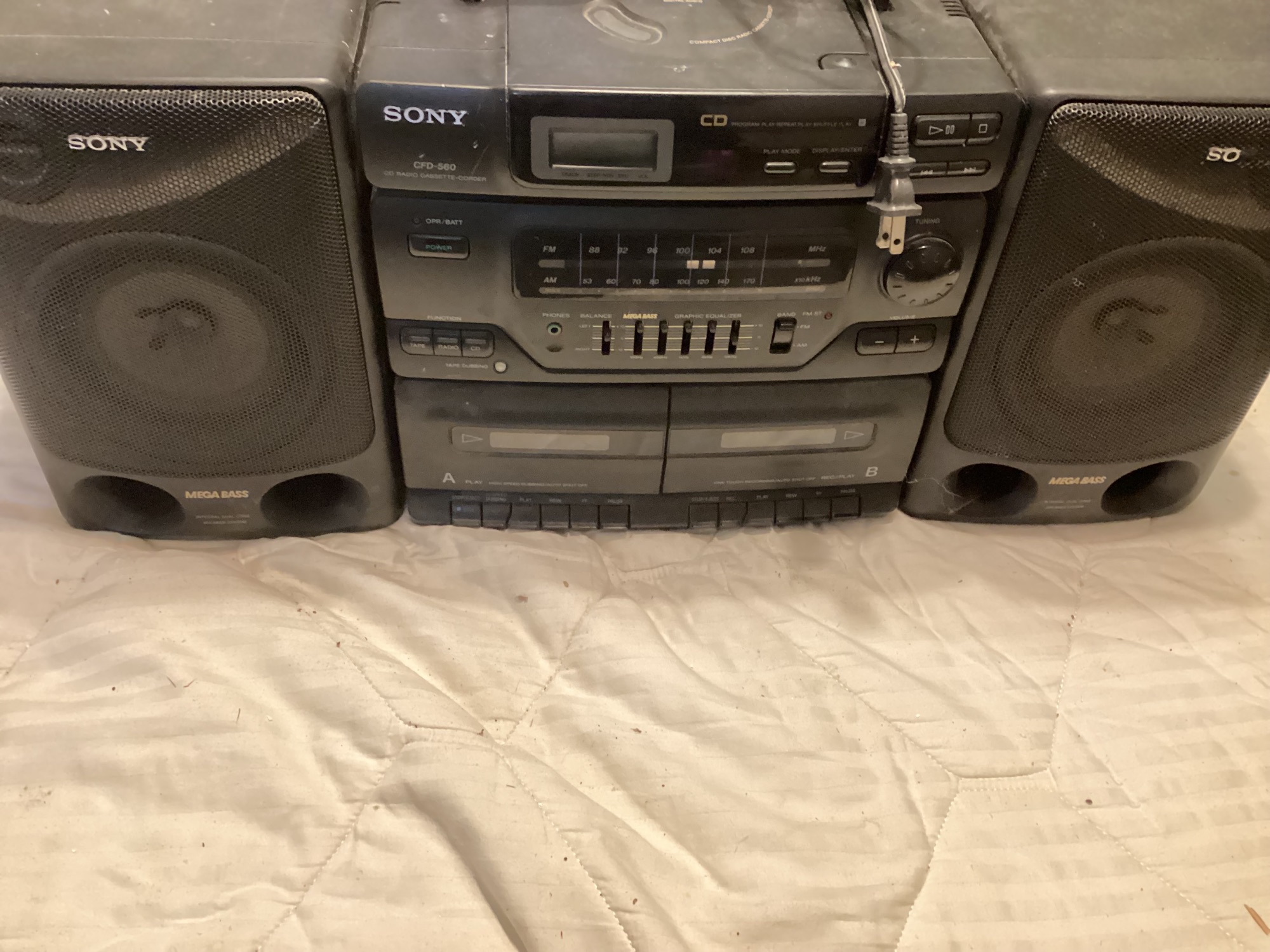Sony CFD-560 CD Radio Cassette-Corder Boombox