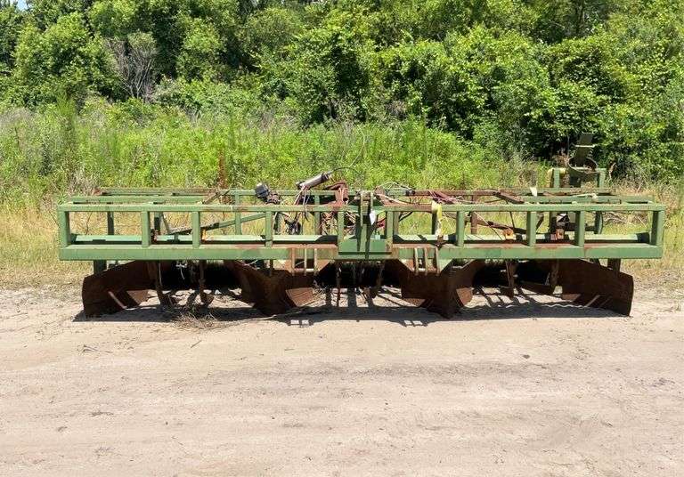 Kennco Manufacturing Bedder, 3 Row - Rowell Auctions, Inc.