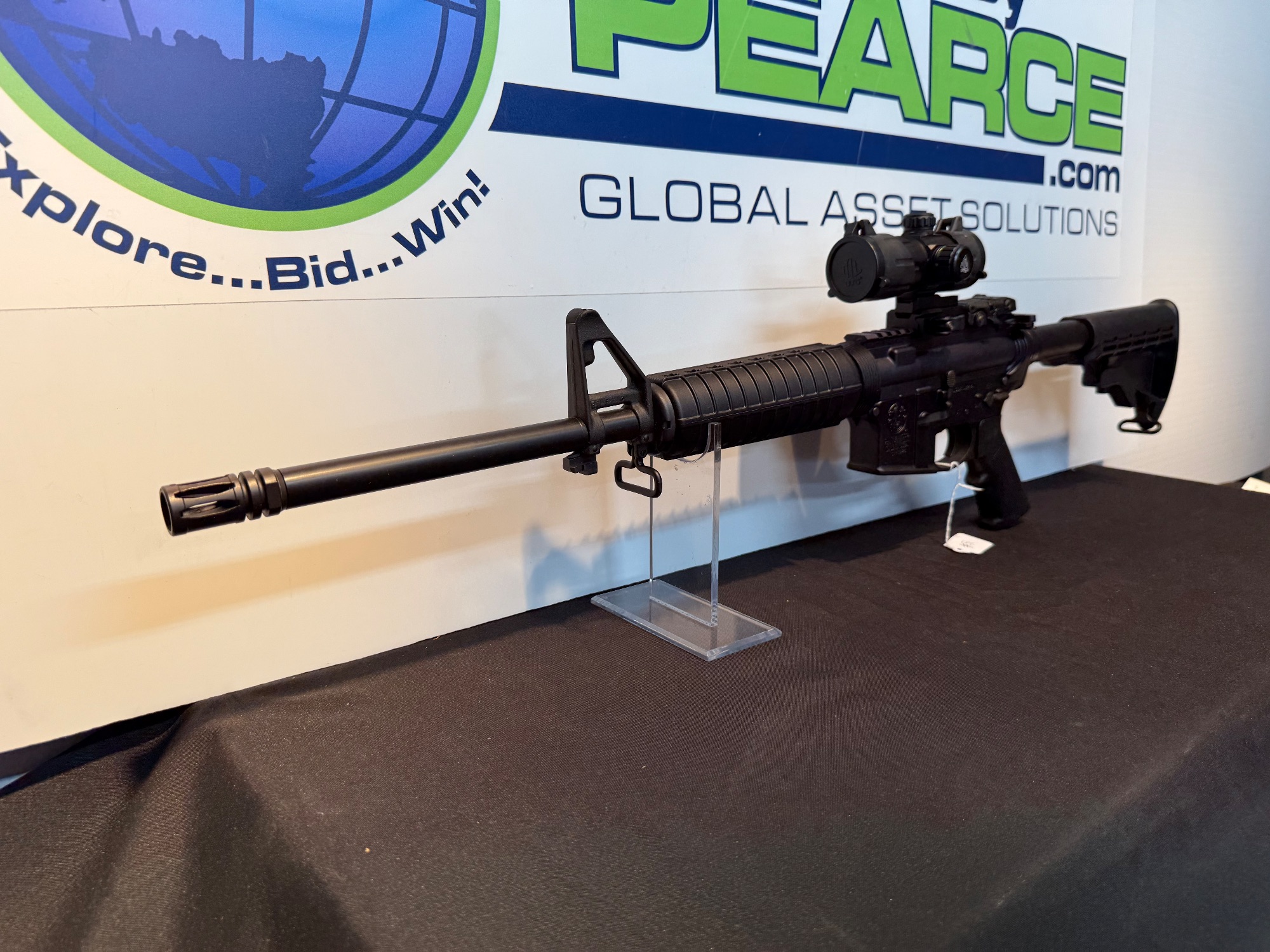 Smith & Wesson M&P15 5.56NATO Rifle with Red Dot Sight