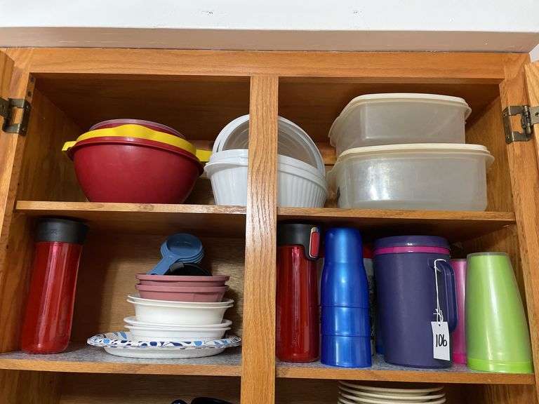 Assorted Plastic Ware - Aumann Auctions, Inc.
