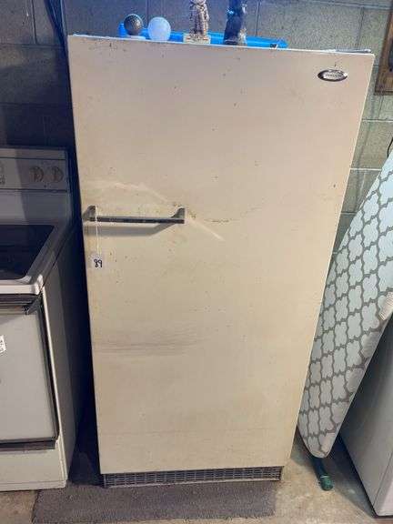 Vintage Philco Refrigerator - Aumann Auctions, Inc.