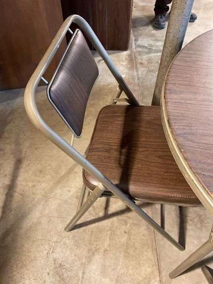 Round Card Table with 3 Folding Chairs - Aumann Auctions, Inc.
