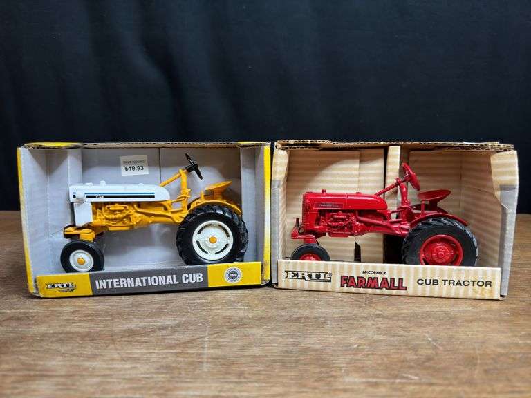 (2) 1/16 Farmall Cub + IH Cub NIB Ertl - Aumann Auctions, Inc.