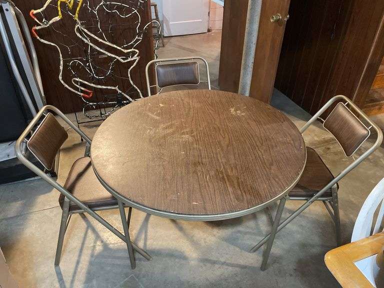 Round Card Table with 3 Folding Chairs - Aumann Auctions, Inc.