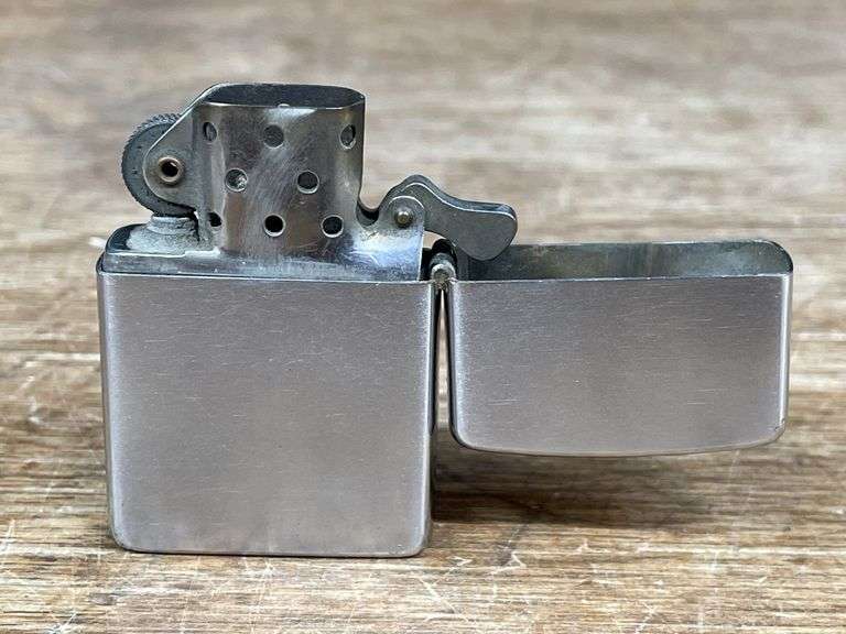 John Deere Lighter - Aumann Auctions, Inc.