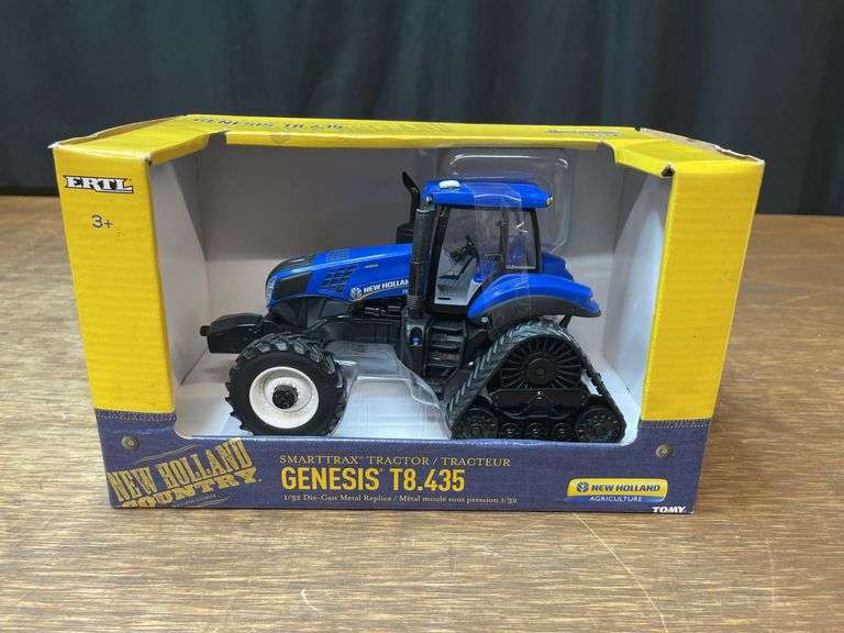 1/32 New Holland Genesis T8.435 NIB Ertl - Aumann Auctions, Inc.