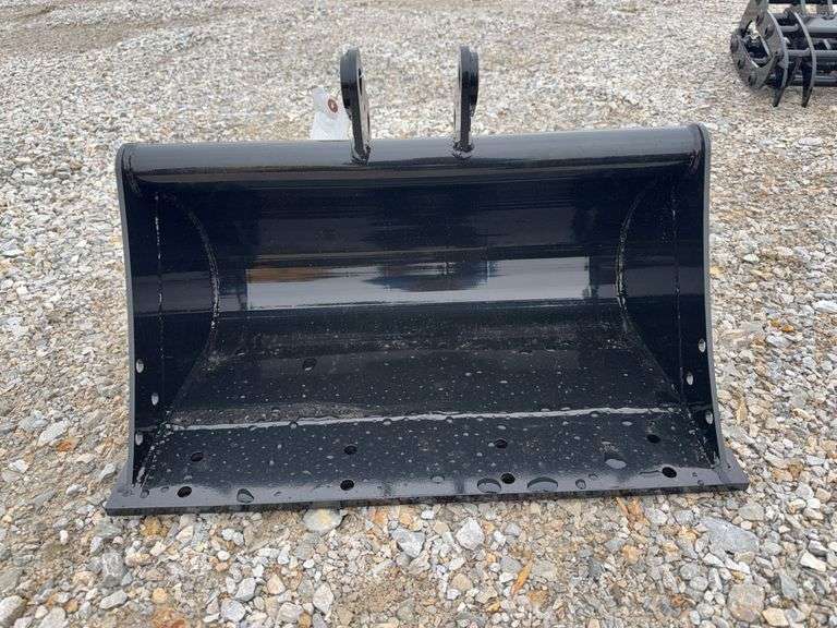 ZJZ Mud Bucket - Aumann Auctions, Inc.