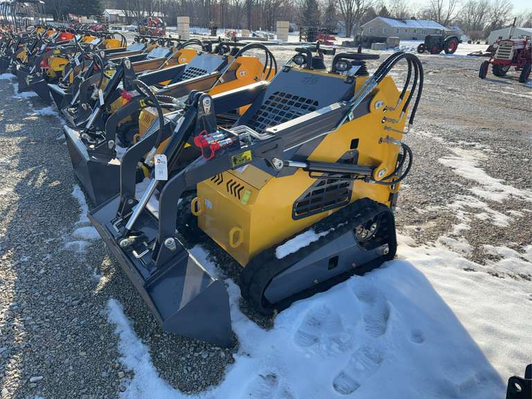 ZJZ Mini Skid Steer Loader - Aumann Auctions, Inc.