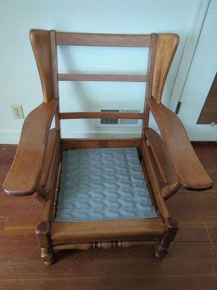Sprague Carleton Maple Chair - Aumann Auctions, Inc.