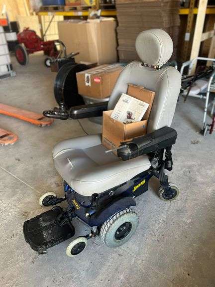 Gray Mobility Scooter/Chair - Aumann Auctions, Inc.