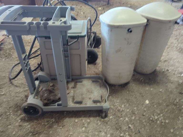 Hose Reels, Hoses, Water Catchers - Aumann Auctions, Inc.