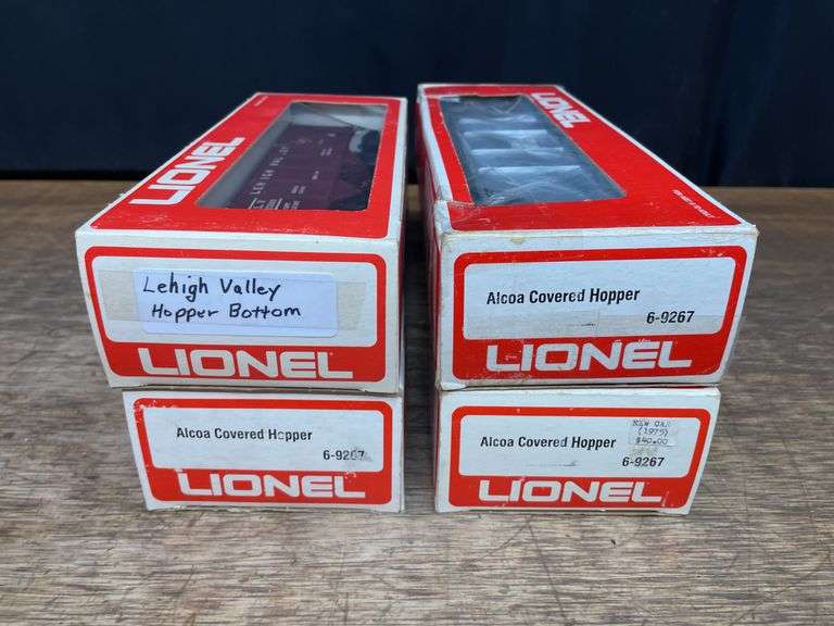 (4) Lionel Hopper Rail Cars NIB - Aumann Auctions, Inc.