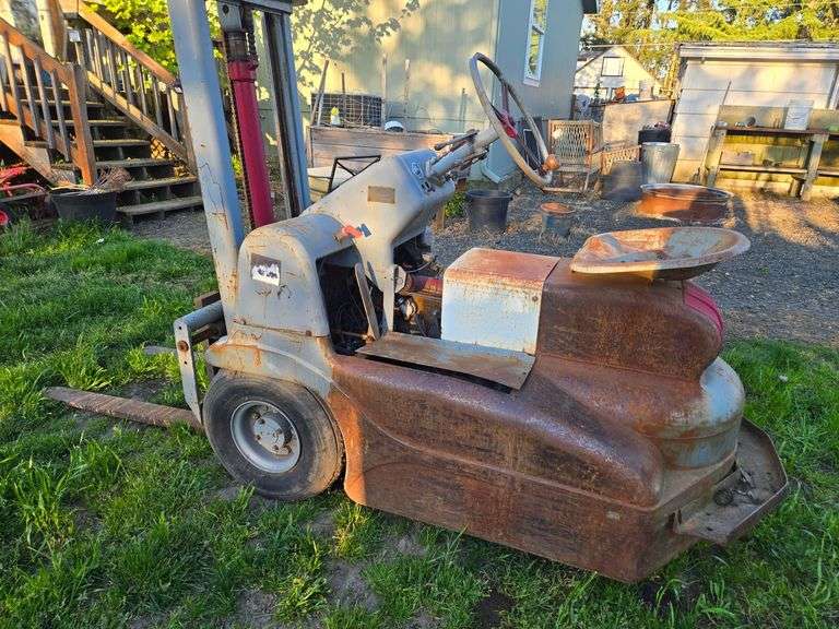 Transiter Forklift - Aumann Auctions, Inc.