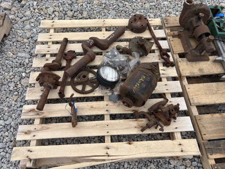 Hit and Miss Engine Parts, Stater, and Light - Aumann Auctions, Inc.
