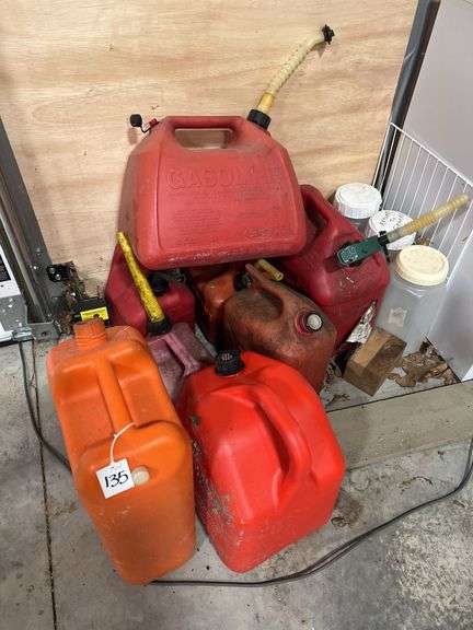 Gas Cans - Aumann Auctions, Inc.