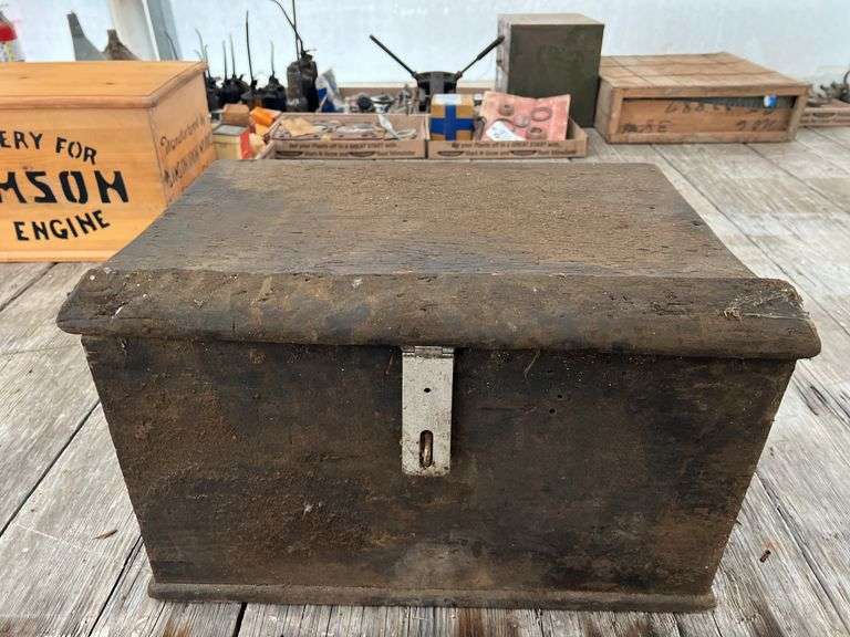 Original Samson Battery Box - Aumann Auctions, Inc.