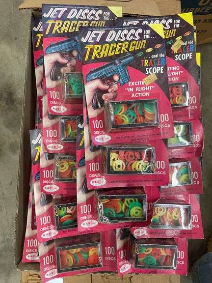 (32) Lot of Vintage Tracer Gun Jet Discs NIB - Aumann Auctions, Inc.