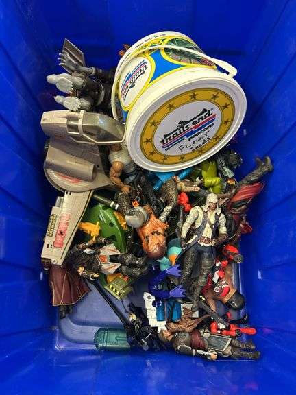 Lot of Miscellaneous Toys & Action Figures - Aumann Auctions, Inc.