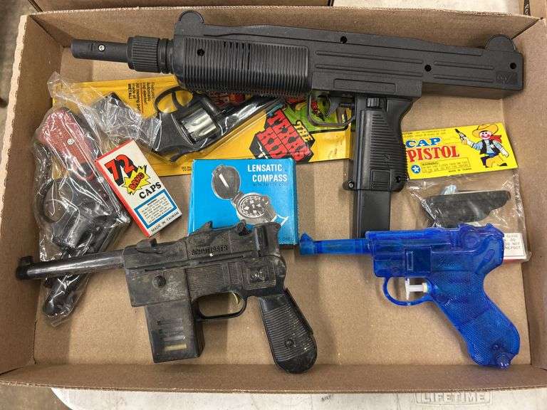 Toy Gun Lot - Aumann Auctions, Inc.