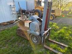 Transiter Forklift - Aumann Auctions, Inc.