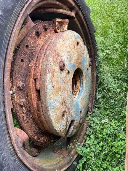 Ford 6000 - Aumann Auctions, Inc.