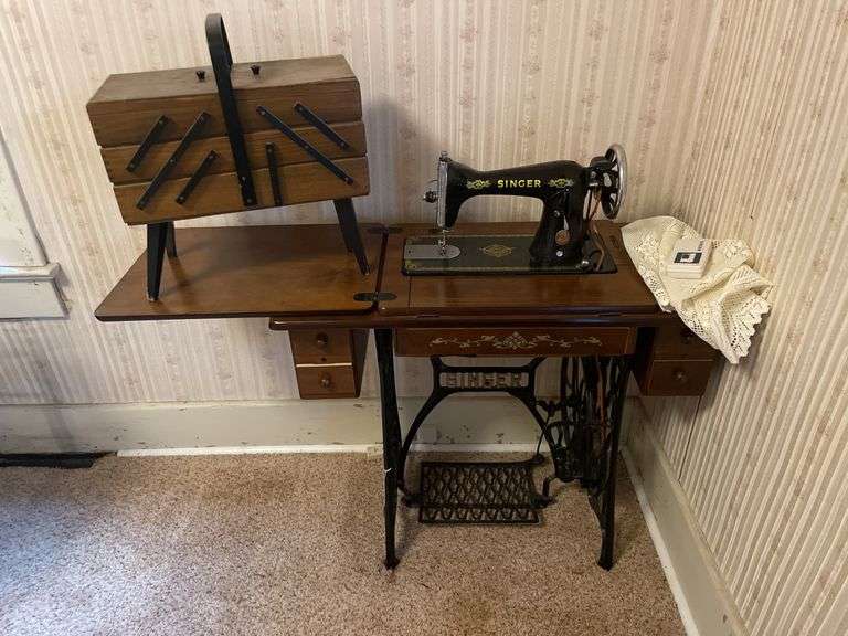 Vintage Singer Sewing Machine in the Table - Aumann Auctions, Inc.