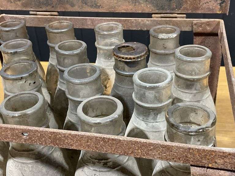 (10) Shell-Penn Embossed Glass Oil Bottles with Carrier - Aumann ...