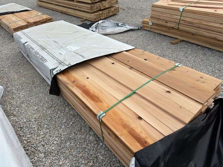Western Red Cedar Lap Siding - Aumann Auctions, Inc.