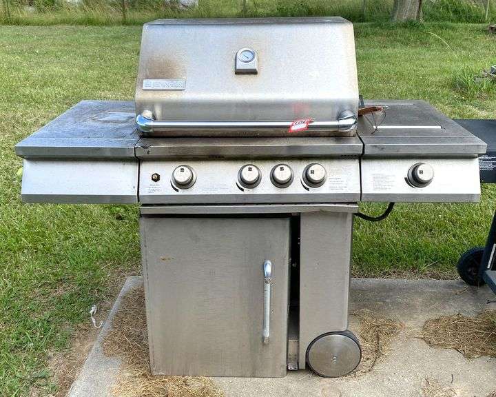 Jenn-Air Stainless Gas Grill - Beckort Auctions, LLC