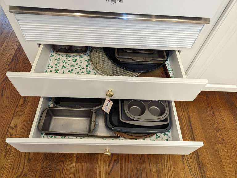 ALL BAKING PANS AND MORE IN TWO UNDER OVEN DRAWERS MARKED 1069 - KIT ...