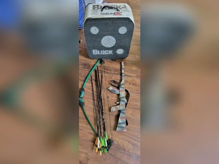 ARCHERY TARGET BLOCK, BOW, ARROWS AND WOODEN TOY GUN - L.W. Benton ...