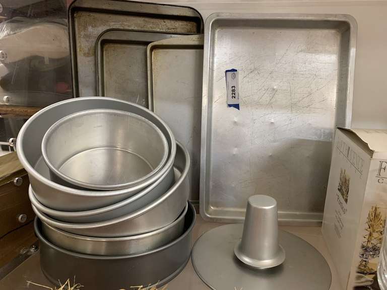 ASSORTMENT OF COOKIE SHEETS, ROUND CAKE FORMS - L.W. Benton Company, Inc.