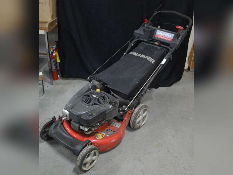 SNAPPER MOWER WITH BAGGER EZ SPEED SERIES BRIGGS & STRATTON ENGINE - L ...