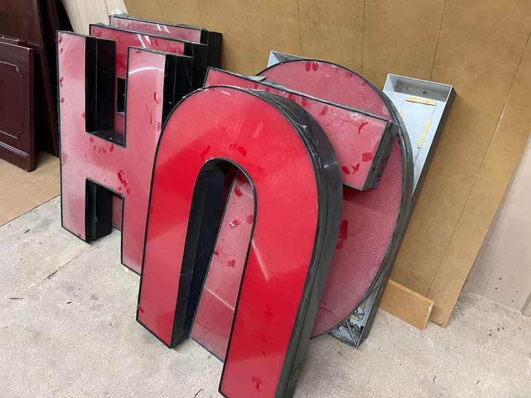 F… OUTDOOR SIGN LETTERS, WORKING CONDITION UNKNOWN, SEE PICTURES FOR ...