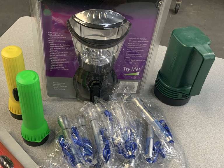 NEW LAZER-LIGHT 5 LED WIND-UP LANTERN, 5 OTHER FLASHLIGHTS & STACK OF ...