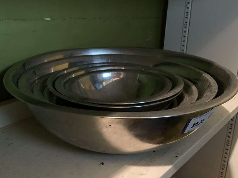 LARGE STAINLESS STACKABLE MIXING BOWLS - CARPORT STORAGE - L.W. Benton ...