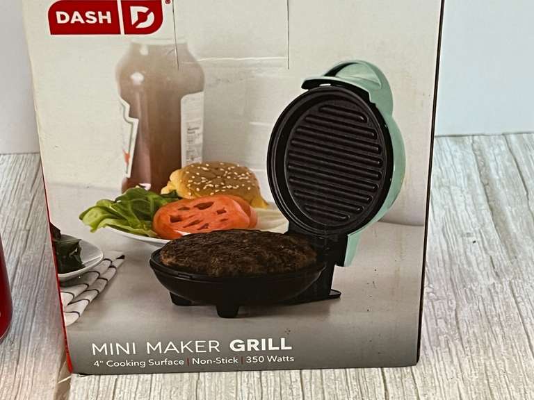 Dash mini maker grill, still new in the box, see pictures for details ...
