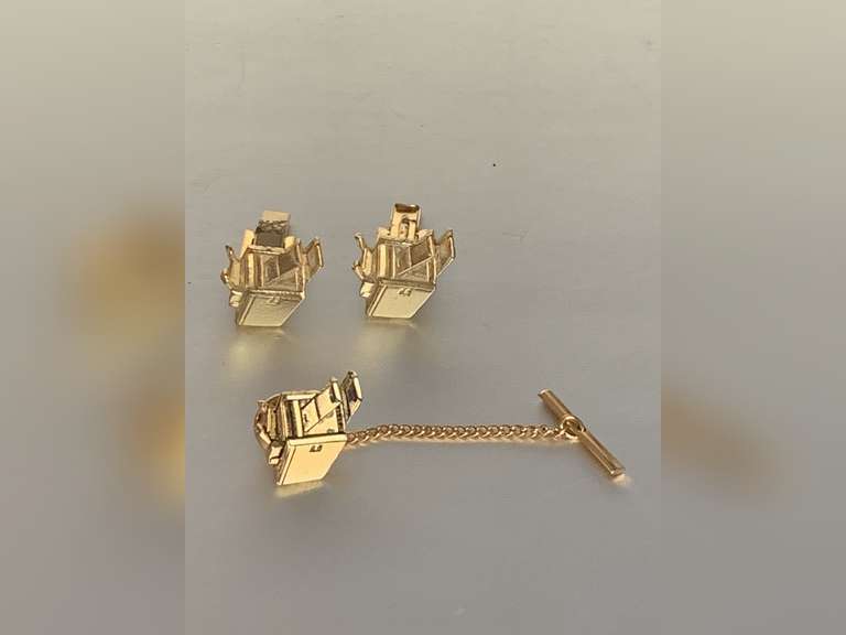 VINTAGE UNBRANDED GOLD TONE COPY MACHINE CUFFLINKS WITH MATCHING TIE ...