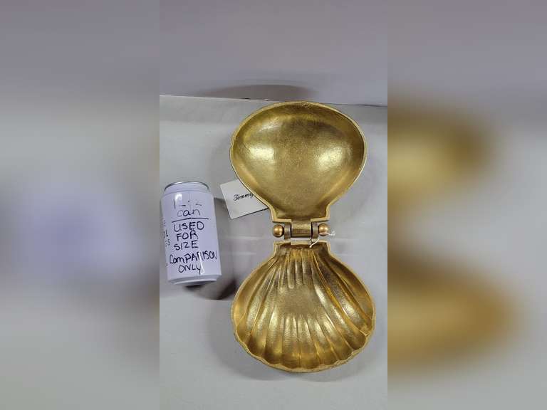 TOMMY BAHAMA LARGE SHELL TRINKET BOX - L.W. Benton Company, Inc.