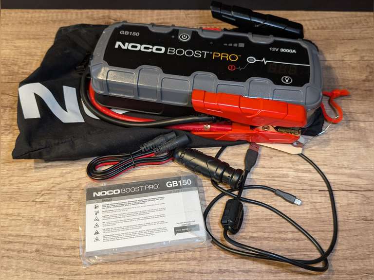 NOCO PRO JUMP START BOOST BOX WITH ACCESSORIES AND BAG - LIVING ROOM ...
