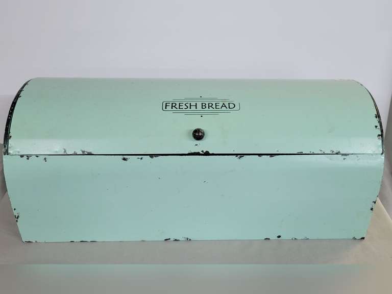 RETRO BREAD BOX - L.W. Benton Company, Inc.