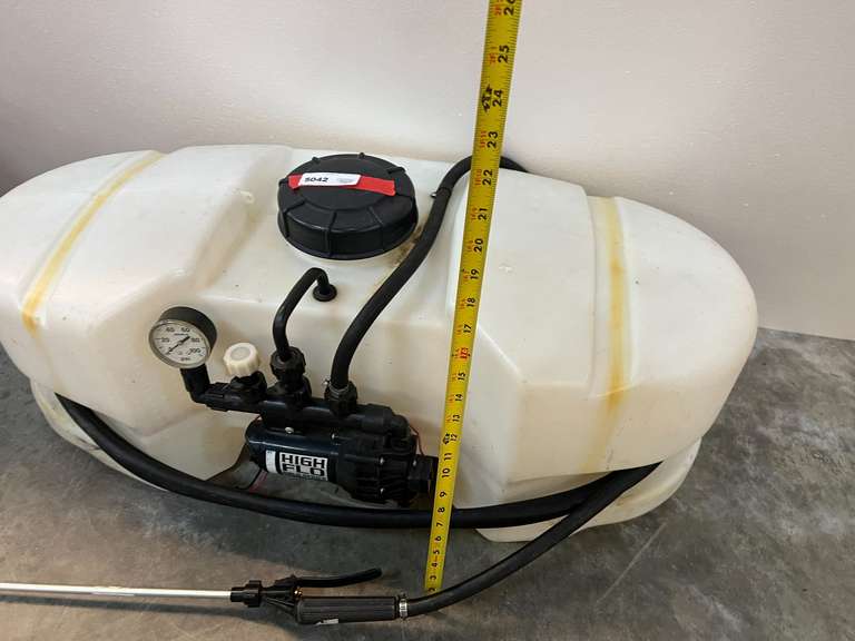 High Flo gold series pump sprayer, with wand, see pictures for details ...