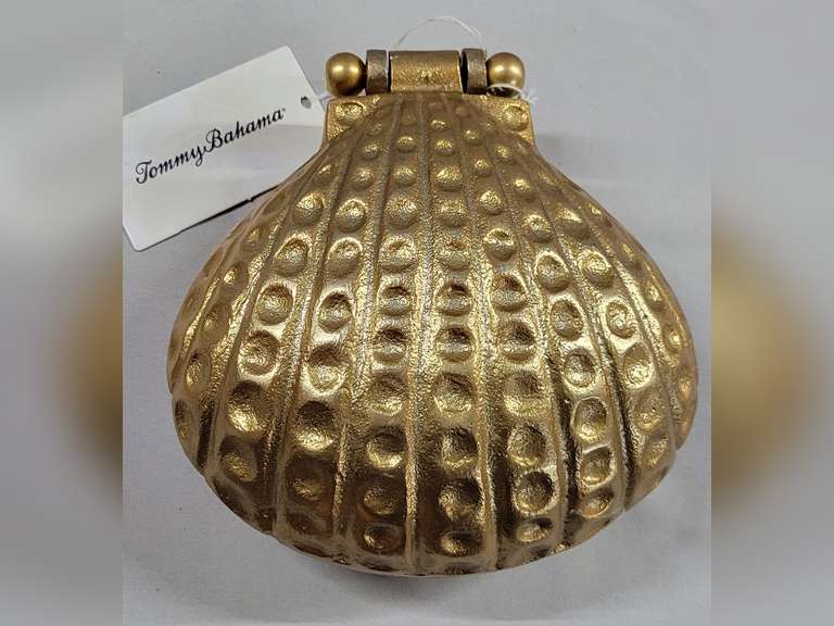 TOMMY BAHAMA LARGE SHELL TRINKET BOX - L.W. Benton Company, Inc.