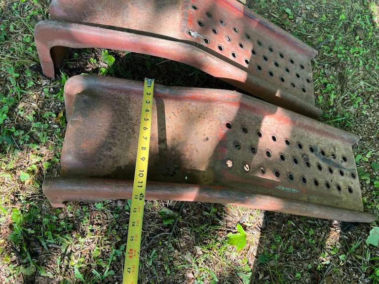 Bay3… Metal car ramps, set of two, see pictures for details. - L.W ...