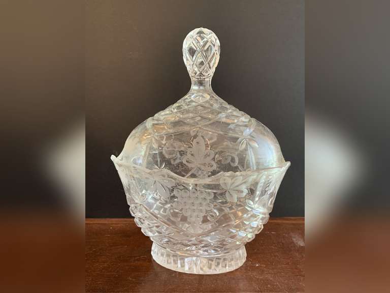 BEAUTIFUL VINTAGE OVAL HEAVY SHANNON CRYSTAL COVERED CANDY DISH WITH ...