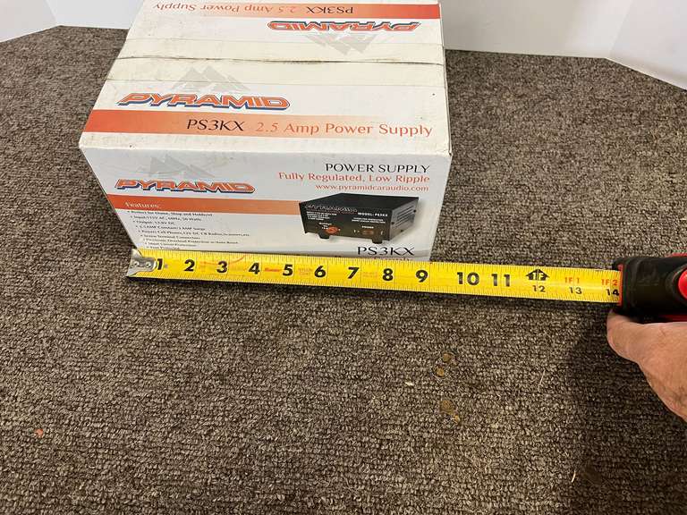 Pyramid PS3KX 2.5 amp power supply, comes in original box, see pictures ...